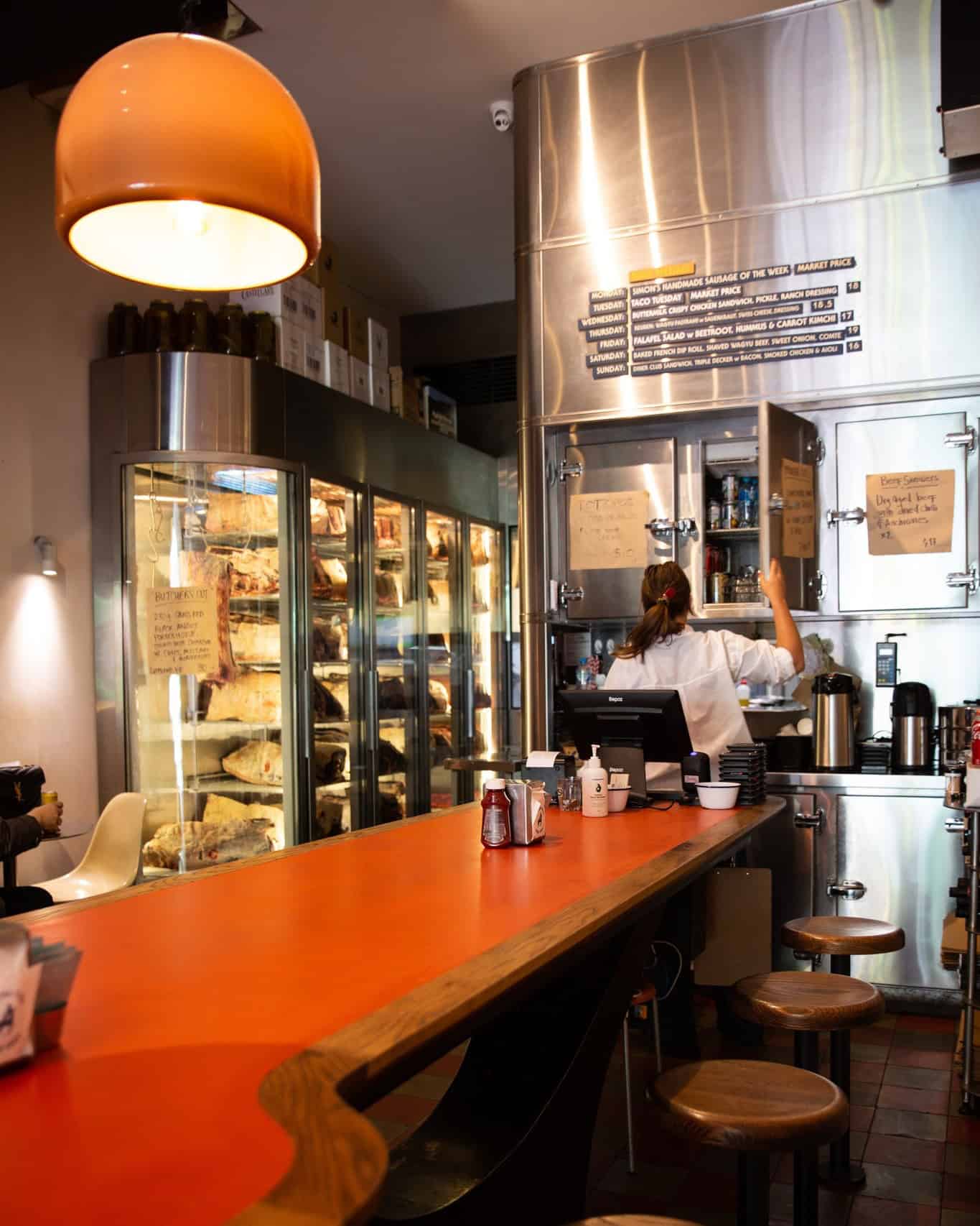 The Best Retro Restaurants in Melbourne for a Taste of the Past