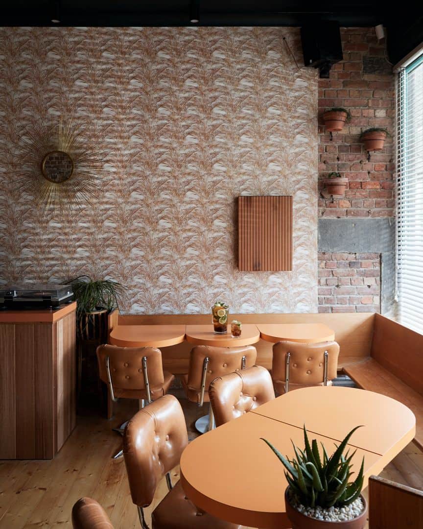 The Best Retro Restaurants in Melbourne for a Taste of the Past