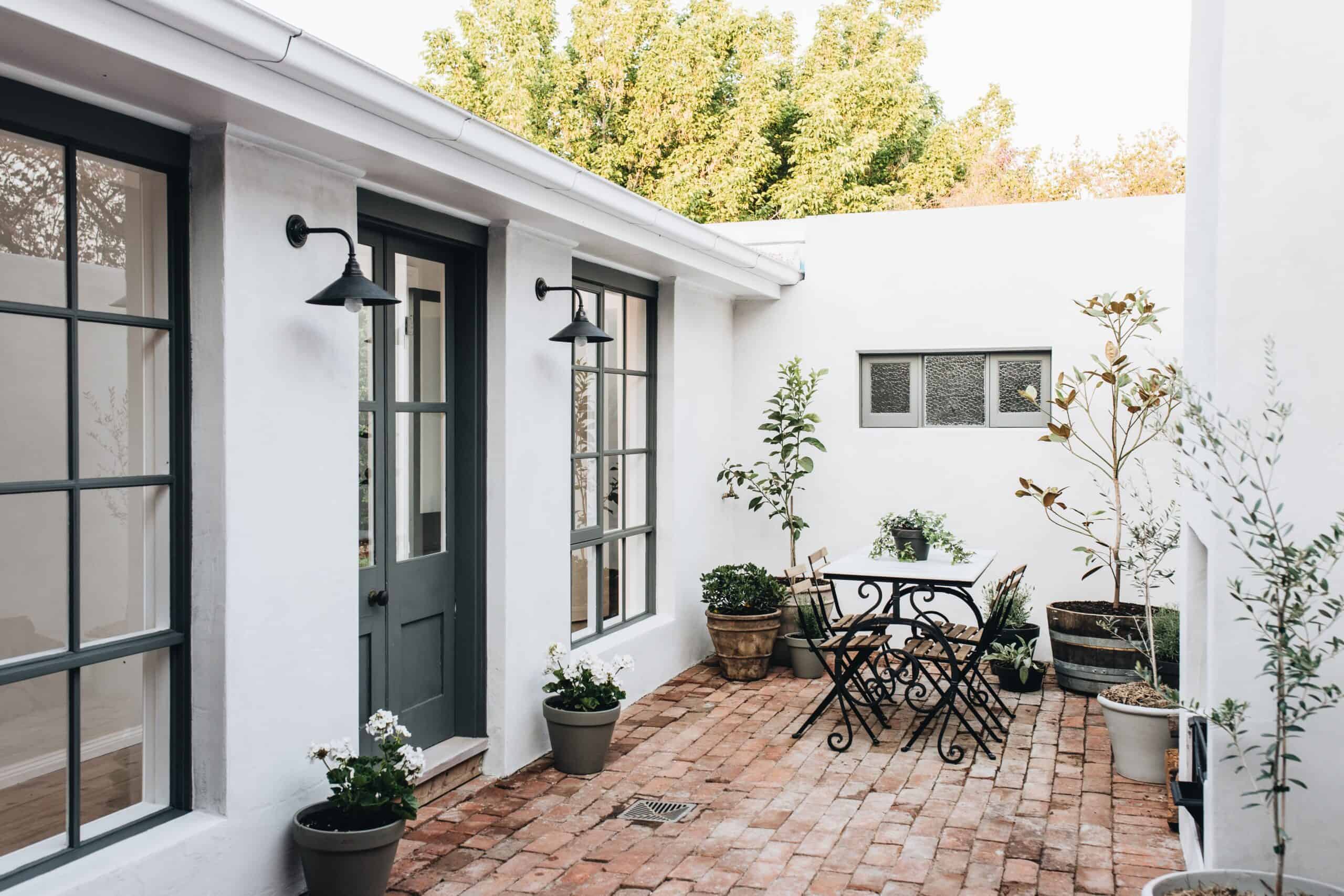 Home Tour: A Dreamy Holiday Cottage in Dubbo | Sitchu